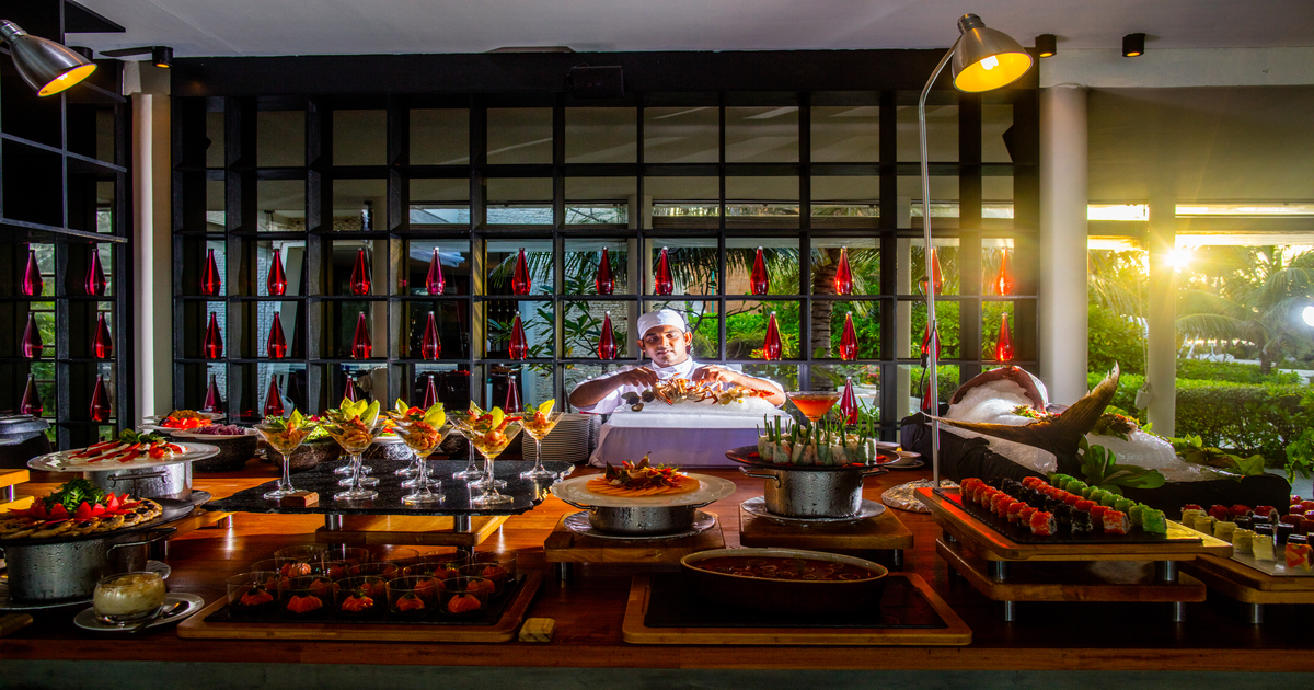 Maldives Water Villa Deals | Half Board | Holiday Inn Kandooma